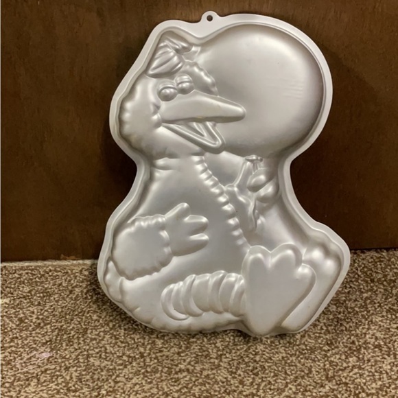 Wilton | Kitchen | Vintage Wilton Sesame Street Big Bird Cake Pan ...